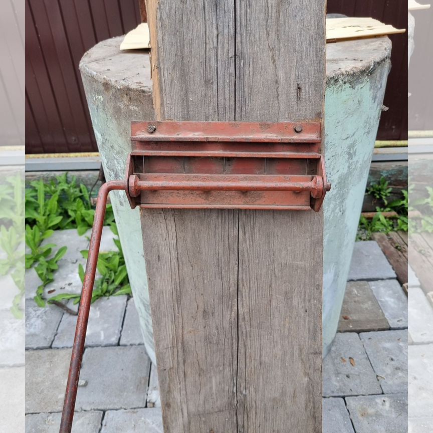 Дырокол для пчелиных рамок