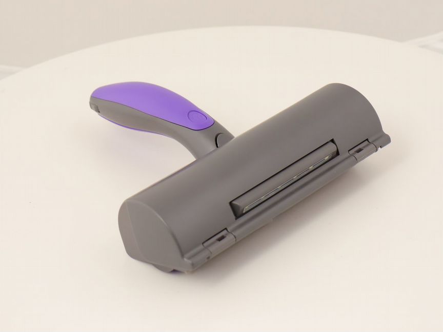 Щетка-ролик для удаления шерсти на батарейках