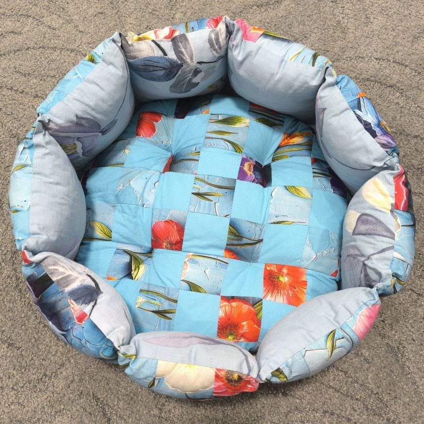 Лежанка для кошек