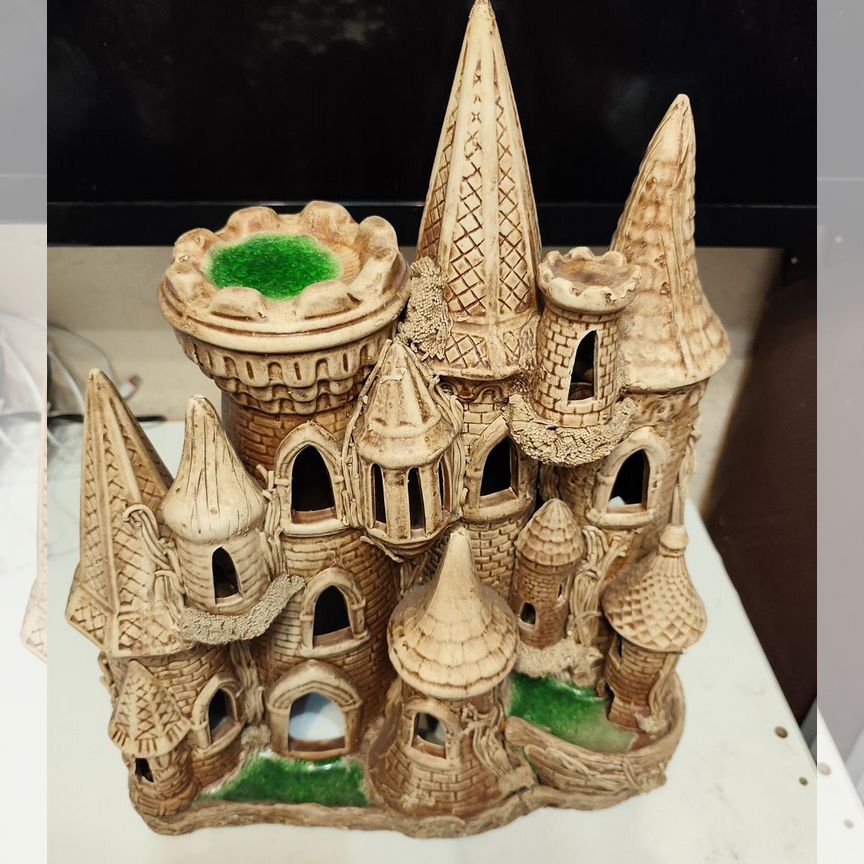 Замок для аквариума большой