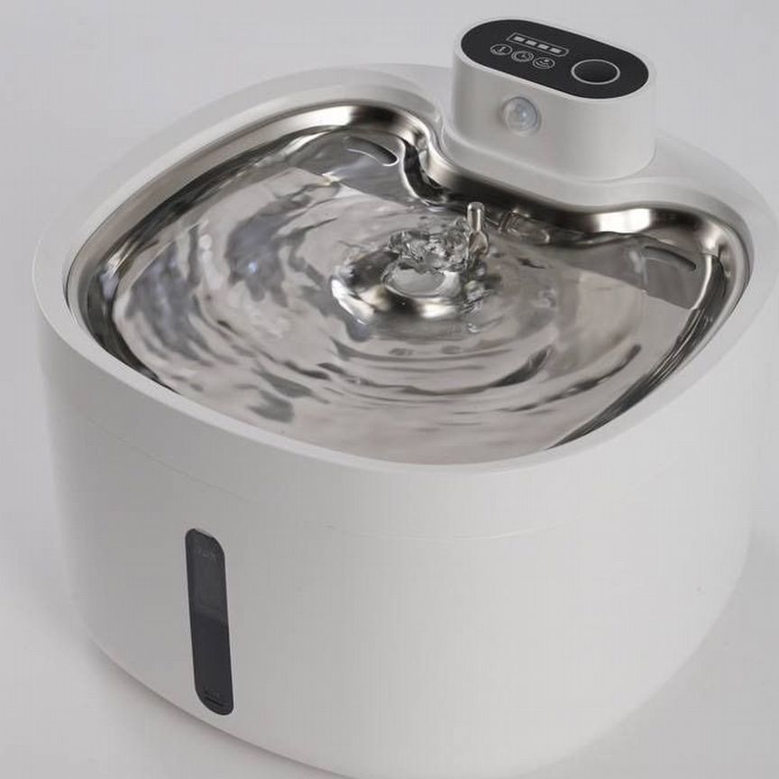 Автоматическая поилка с датчиком движения