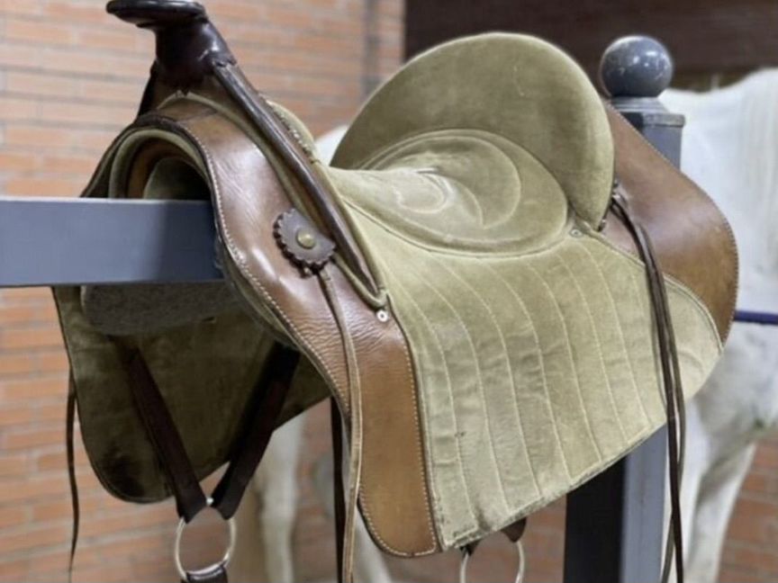Седло для лошади на узкую холку