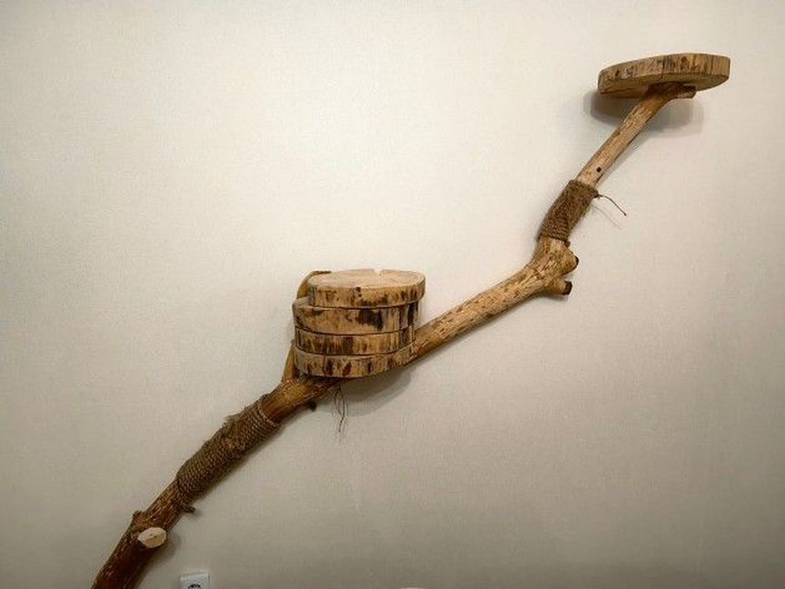 Лазелка для кошеки из натурального дерева