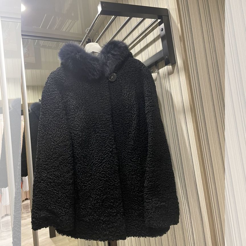 Шуба каракулевая с капюшоном 50