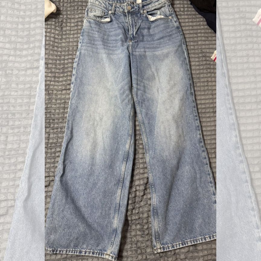 Джинсы divided