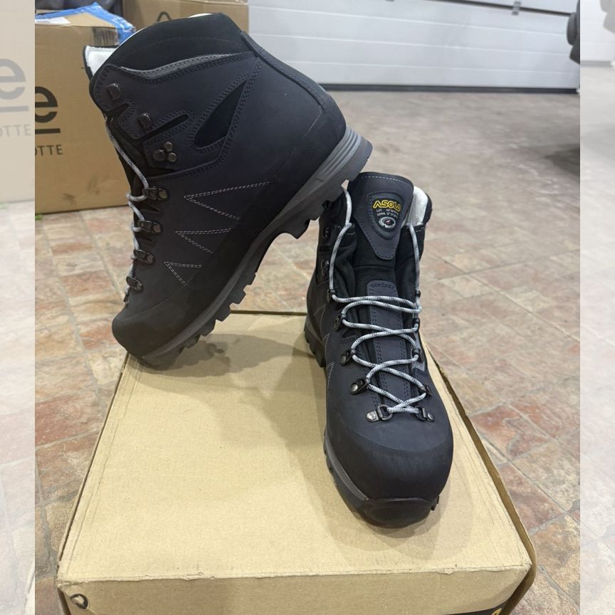 Трекинговая обувь новая