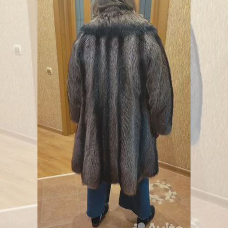 Шуба енотовая 46 размер утеплённая