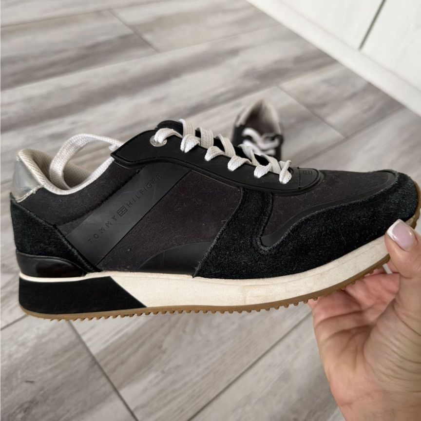 Кроссовки tommy hilfiger 38